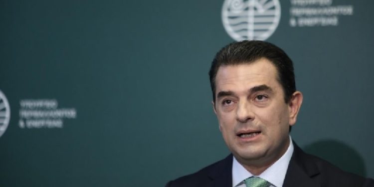 Έκθετος ο Κ. Σκρέκας ενώπιον 332 Δημάρχων για τις παρανομίες των ...
